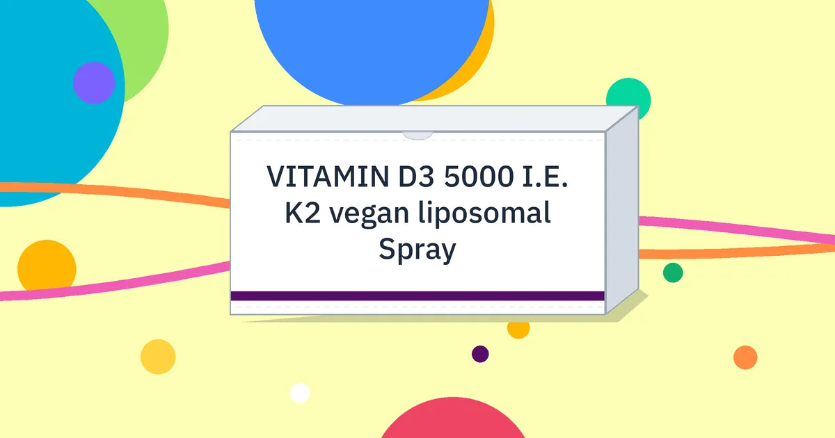 Symbolbild: Packung mit der Aufschrift VITAMIN D3 5000 I.E. K2 vegan liposomal Spray (PZN 20608301) – Verfügbarkeit und Bezug in Apotheken in Frankfurt am Main